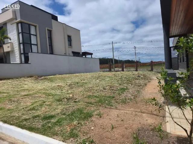 Terreno em Condomínio para Venda em São José dos Campos/SP Loteamento Floresta