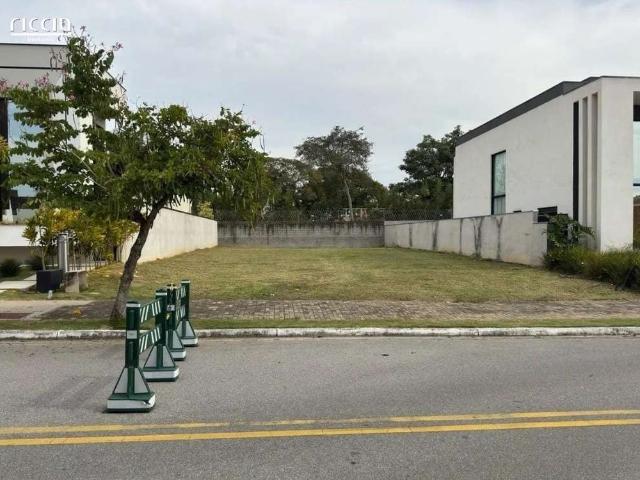 Terreno em Condomínio para Venda em São José dos Campos/SP Urbanova