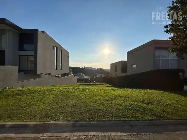 Terreno em Condomínio para Venda em Santana de Parnaíba/SP Alphaville