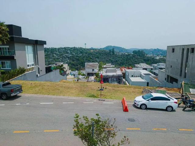 Terreno em Condomínio para Venda em Santana de Parnaíba/SP Alphaville