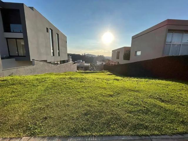 Terreno em Condomínio para Venda em Santana de Parnaíba/SP Alphaville