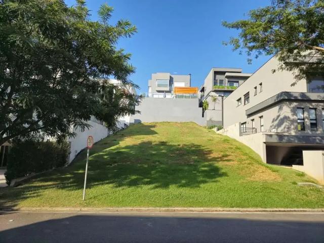 Terreno em Condomínio para Venda em Santana de Parnaíba/SP Alphaville