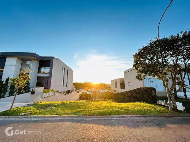 Terreno em Condomínio para Venda em Santana de Parnaíba/SP Alphaville