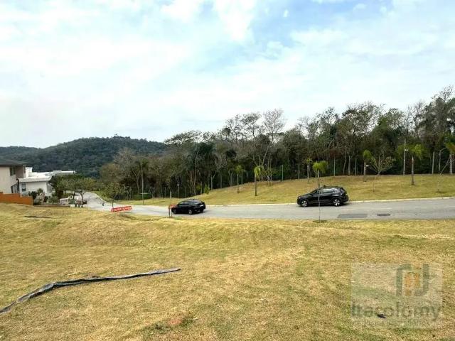 Terreno em Condomínio para Venda em Santana de Parnaíba/SP Genesis 2