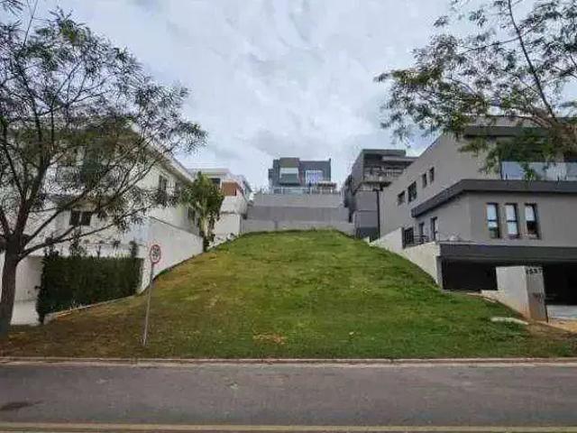 Terreno em Condomínio para Venda em Santana de Parnaíba/SP Residencial Burle Marx