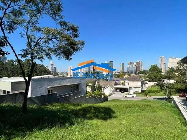 Terreno em Condomínio para Venda em Santana de Parnaíba/SP Tamboré