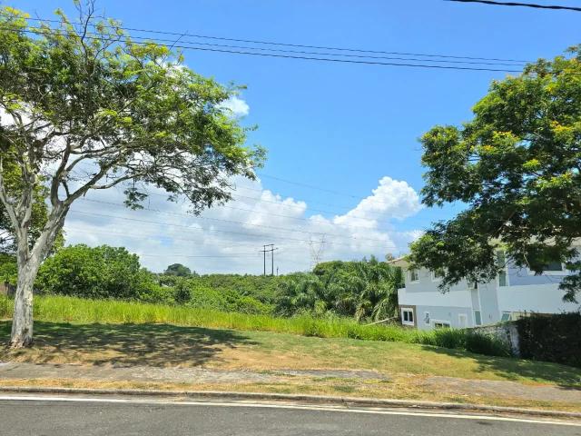 Terreno em Condomínio para Venda em Salvador/BA Alphaville II