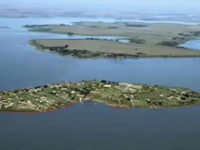 Terreno em Condomínio para Venda em Sertaneja/PR Ilha do Sol