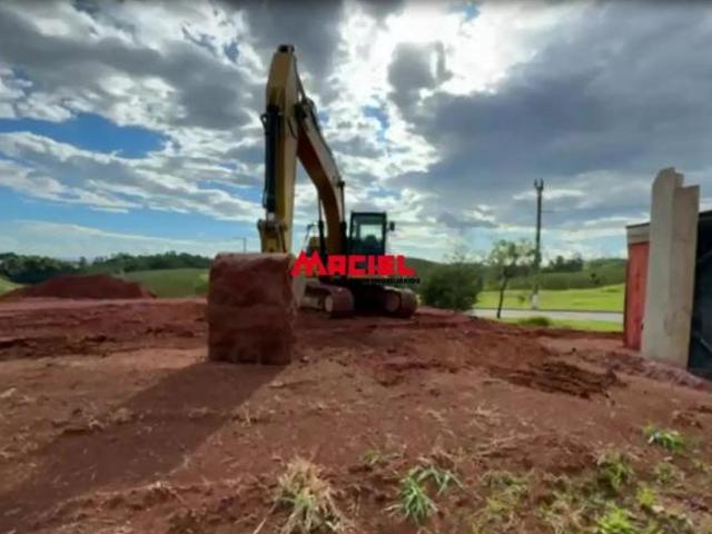Terreno em condomínio Residencial Mantiqueira ideal para chácara / boa topografia / oportunidade