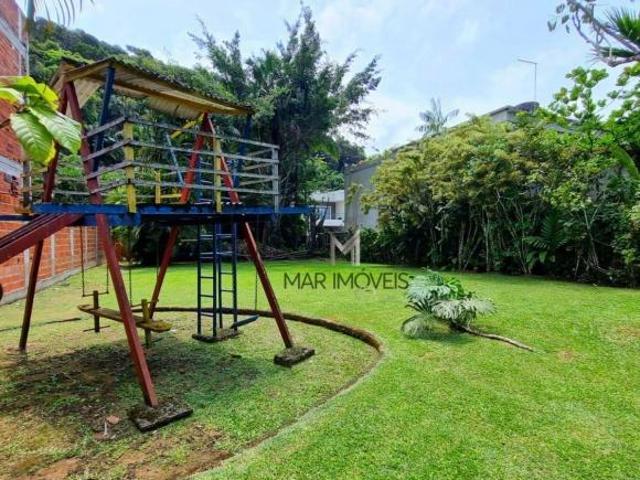 Terreno em excelente localização dentro de condomínio fechado de alto padrão na região da praia de P
