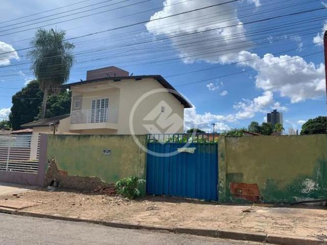 Terreno em excelente localização. R$ 215.000,00