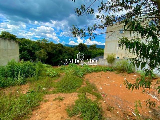 Terreno em Extrema MG 304,56 metros a venda, ótimo para construção de 2 unidades