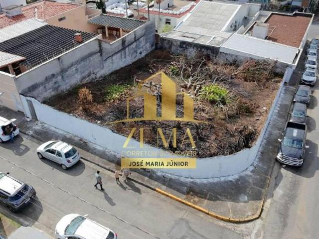 Terreno em esquina, 510m2, Comercial, Alto Padrão. Zop 1A