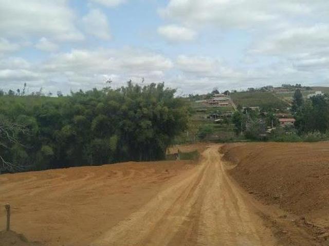 Terreno em Guamirim, Caçapava/SP de 960m² à venda por R$ 135.000,00