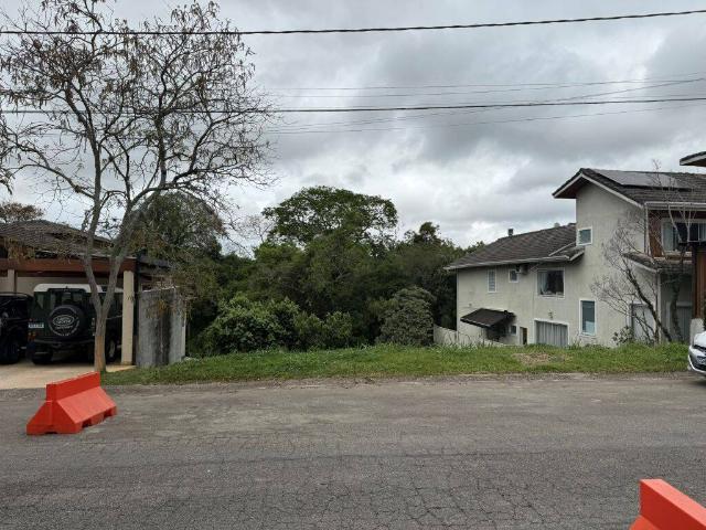 Terreno em Golf Gardens, Carapicuíba/SP de 516m² à venda por R$ 529.900,00