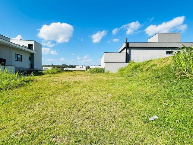 Terreno em Granja Viana, Cotia/SP de 0m² à venda por R$ 696.000,00
