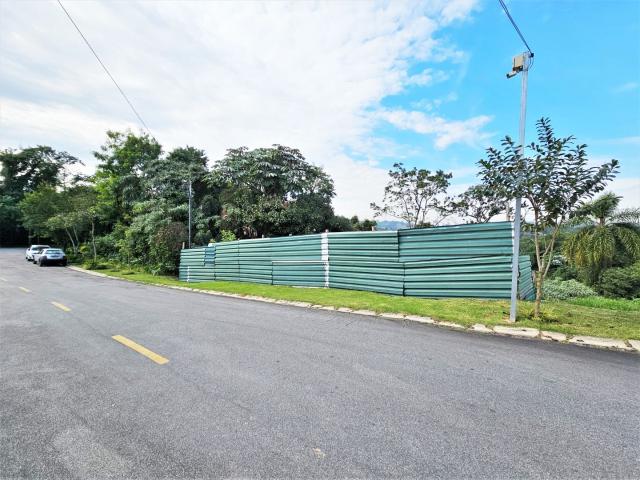 Terreno em Granja Viana, Cotia/SP de 0m² à venda por R$ 989.900,00