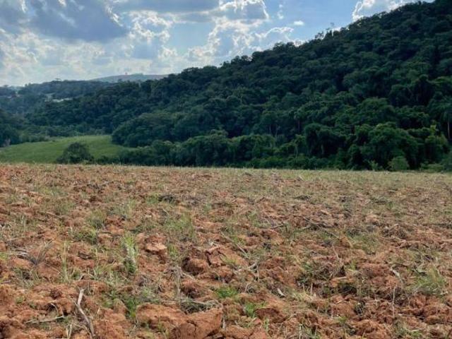 Terreno em Ibiúna com ótima topografia – 1000m²