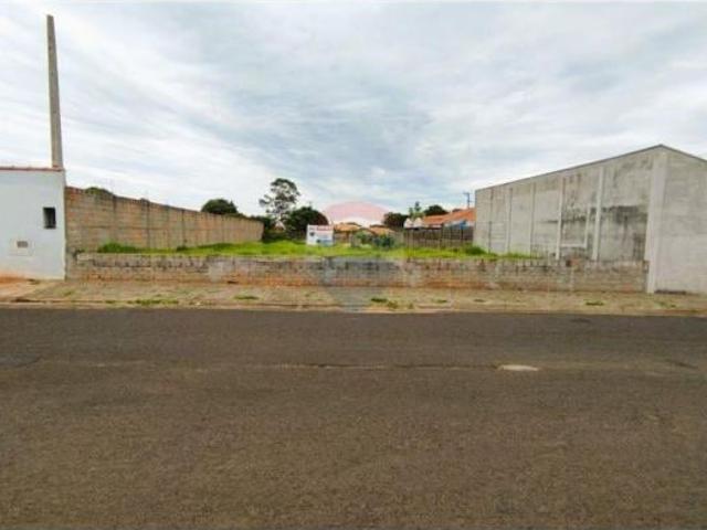 Terreno em Jardim Botucatu Rubião Júnior, Botucatu/SP de 600m² à venda por R$ 159.900,00