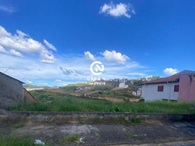Terreno em Jardim Centenário com 350m², localização privilegiada