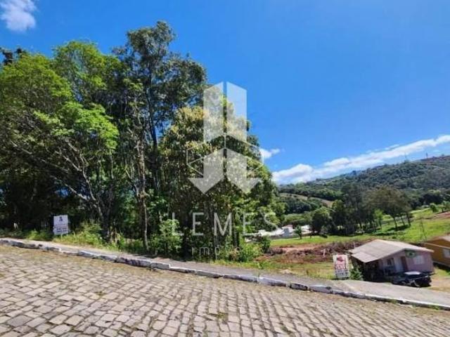 Terreno em local tranquilo medindo 12x39m² totalizando 468M². Excelente opção p