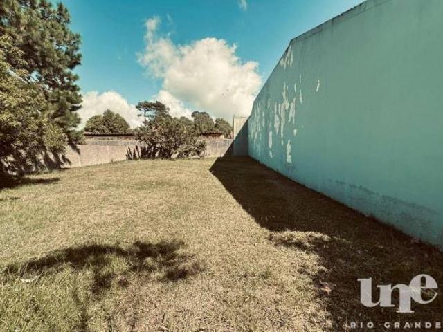 Terreno em Localização privilegiada, a 2 quadras da avenida