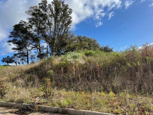 Terreno em Lot na Garibaldina medindo 750mts privativos