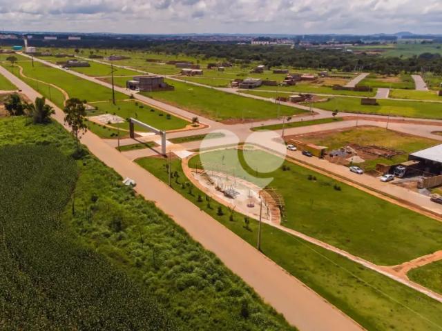 Terreno em loteamento em Senador Canedo