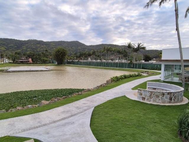 Terreno em, Penha/SC de 0m² à venda por R$ 549.000,00