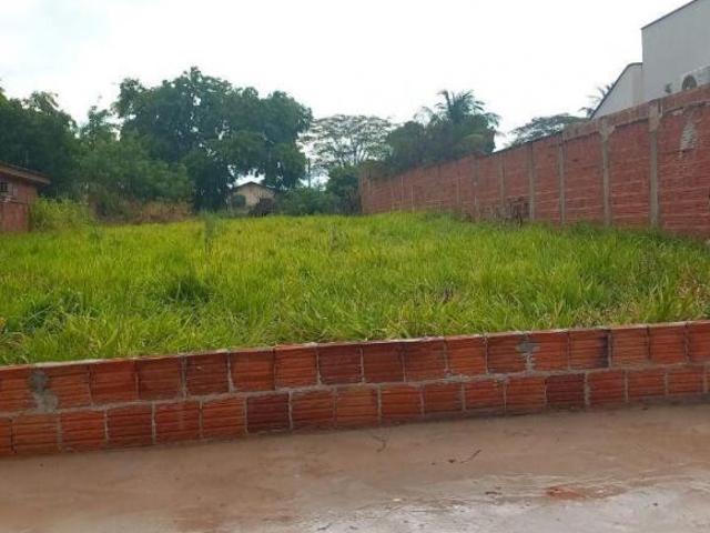 Terreno em Petit Trianon, Araçatuba/SP de 600m² à venda por R$ 212.000,00