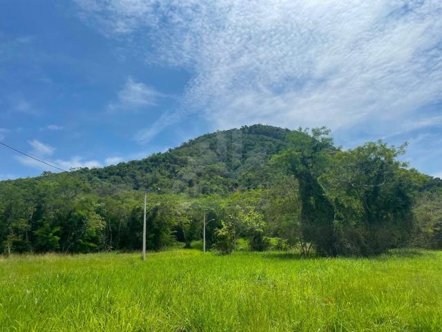 Terreno em Pilar, Maricá/RJ de 360m² à venda por R$ 109.900,00