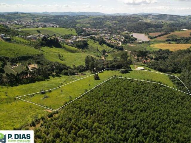 Terreno em Pinhalzinho com Vista Permanente para as Montanhas Ideal para Seu Sítio!