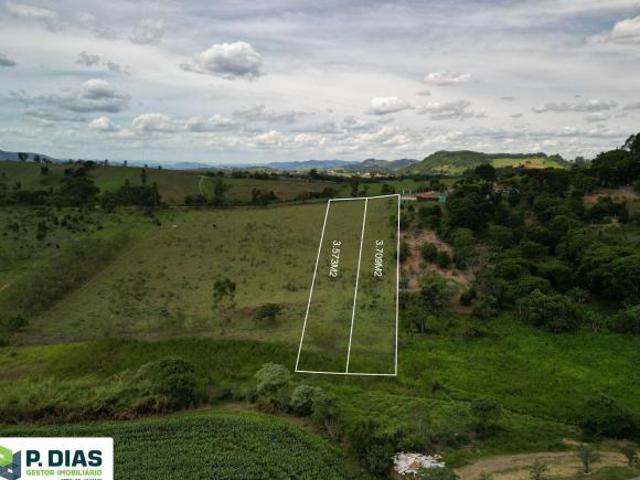 Terreno em Pinhalzinho com Vista Privilegiada e Possibilidade de Formação de Lago