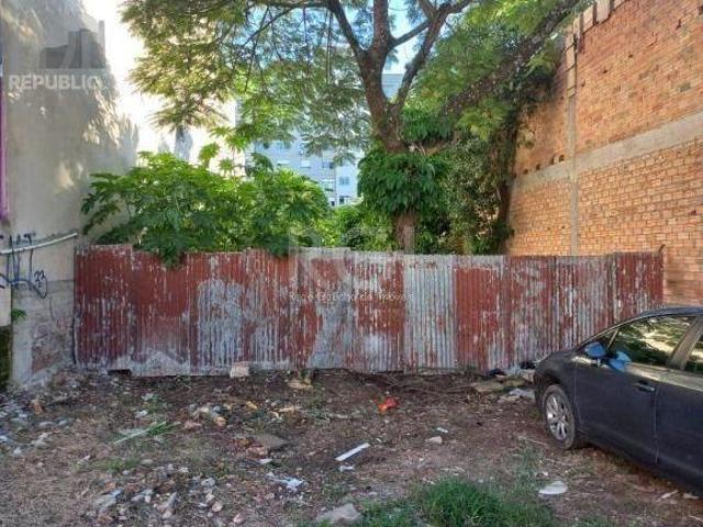Terreno em Porto Alegre, no bairro Tristeza, à venda