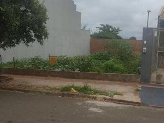 Terreno Em rua Aragarça