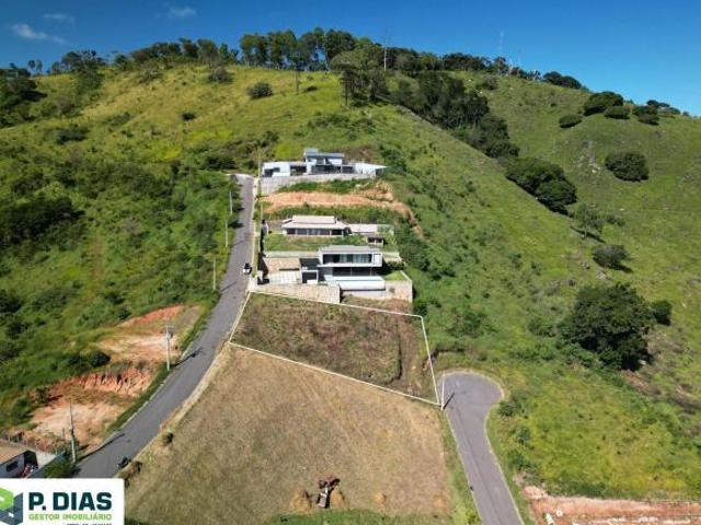 Terreno em Residencial – Vista Deslumbrante para o Horizonte e Montanhas – Pinhalzinho