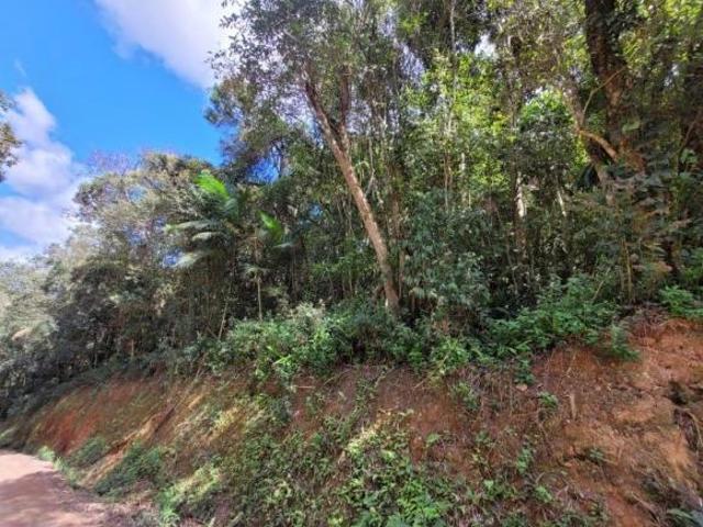 Terreno em São Lourenço da Serra medindo 1.000,00 m²