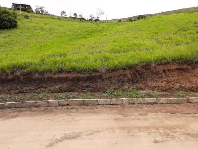 Terreno em Santa Rosa, Teresópolis/RJ de 730m² à venda por R$ 199.000,00
