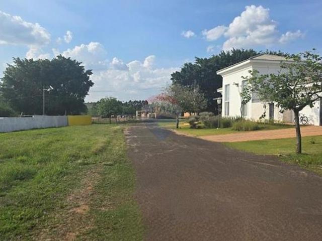 Terreno em Sociedade Hípica de Botucatu, Botucatu/SP de 720m² à venda por R$ 480.000,00