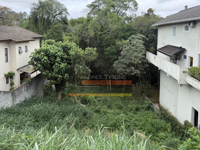 Terreno em Golf Gardens, Carapicuíba/SP de 516m² à venda por R$ 529.000,00