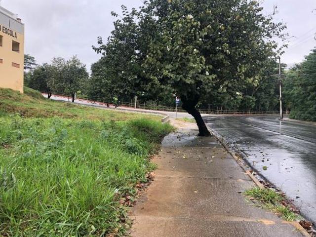Terreno em Vila Pardini, Votorantim/SP de 450m² à venda por R$ 452.200,00