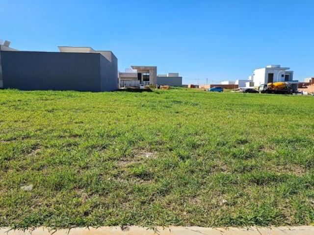 Terreno en Condomínio para venda em Condomínio Dona Maria Cândida de 300.00m²