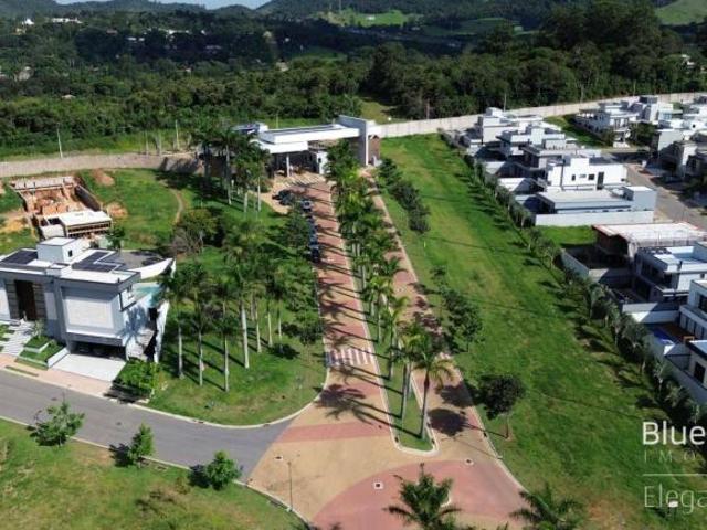 Terreno en Condomínio para venda em Jardim Samambaia de 394.00m²