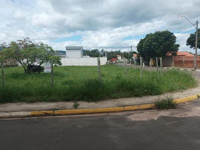 Terreno en Venda com 557 m² em Colinas São Pedro