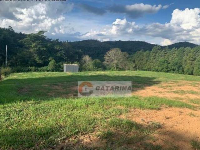 Terreno escriturado em condomínio fechado de 2.500m²