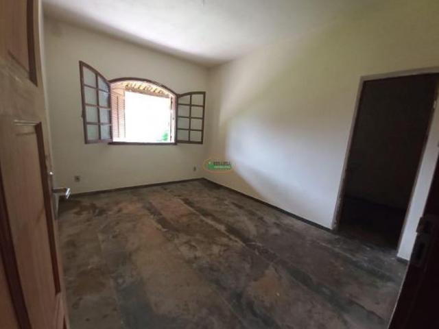 Terreno espaçoso 1949m² no bairro Recanto das Andorinhas com 2 casas para morar ou investir!
