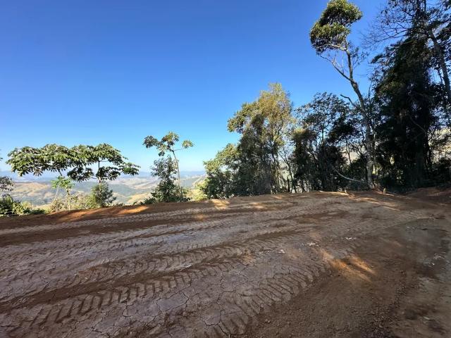 Terreno espetacular com vista e privacidade em Sapucaí Mirim MG