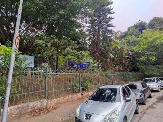 Terreno espetacular em localização privilegiada: próximo aos Metrôs Butantã e Vi