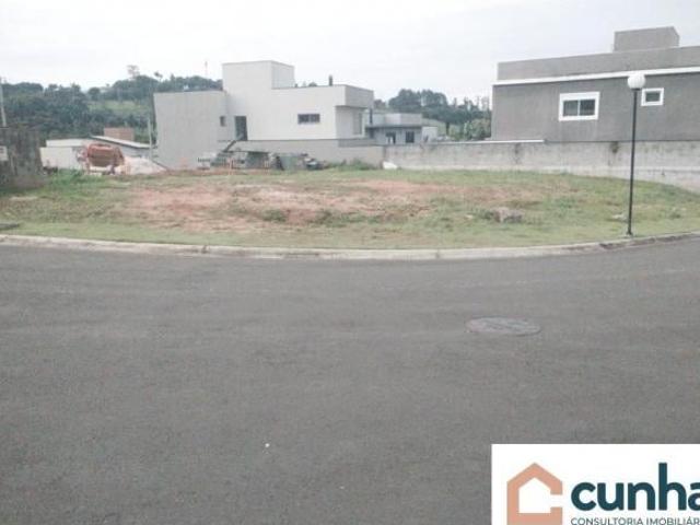 Terreno esquina 433m2, no encantador e intimista Residencial Flora Milano. Possui projeto de casa té