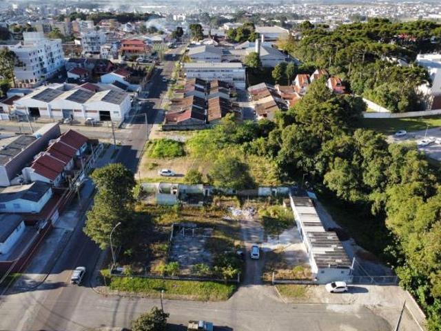 Terreno Esquina com 1140 m² ZR3 TESTADA 30M X 38M Bairro Braga em São José dos Pinhais